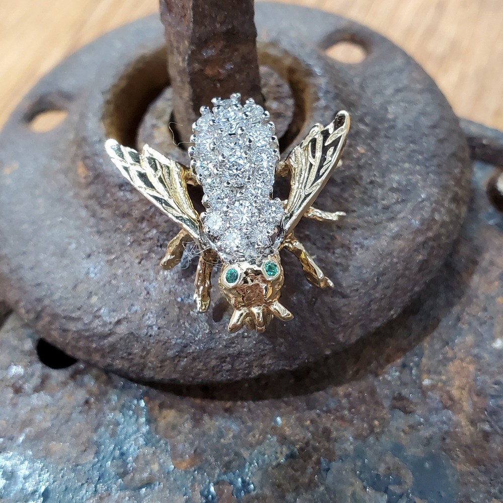 Mary Kay .50ctw Diamond Bee Pin | Dynasty Jewelry and Loan