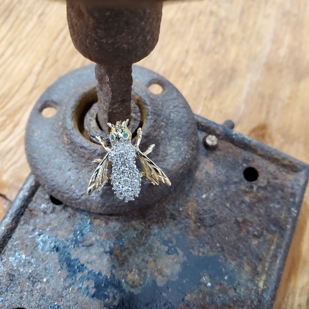 Mary Kay .50ctw Diamond Bee Pin | Dynasty Jewelry and Loan