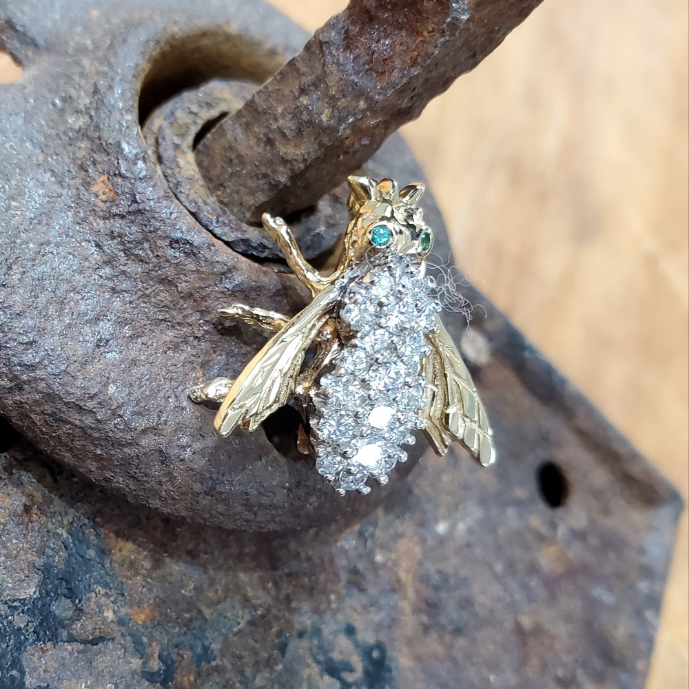 Mary Kay .50ctw Diamond Bee Pin | Dynasty Jewelry and Loan