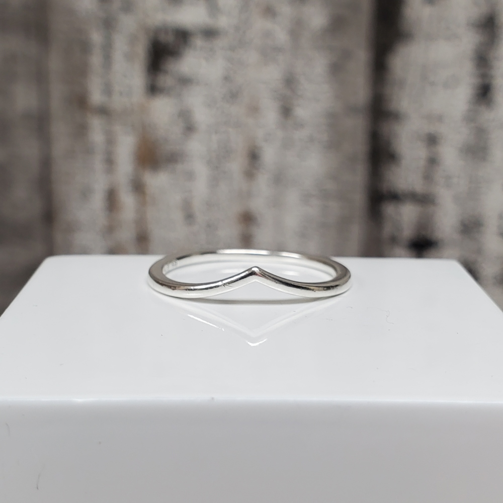 .925% Curved Pandora Band Ring | Dynasty Jewelry and Loan