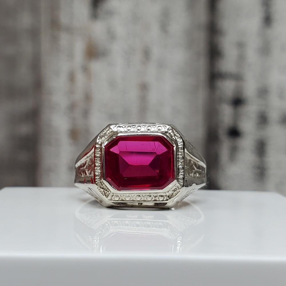 10K Rectangular Synthetic Ruby Vintage Ring | Dynasty Jewelry and Loan